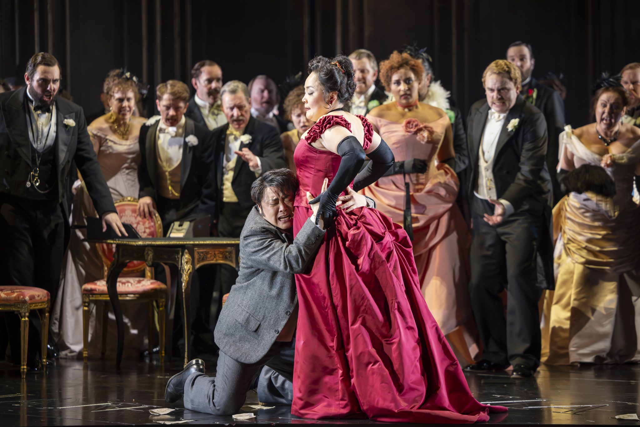 Hye-Youn Lee as Violetta Valéry and Ji-Min Park as Alfredo Germont in ...